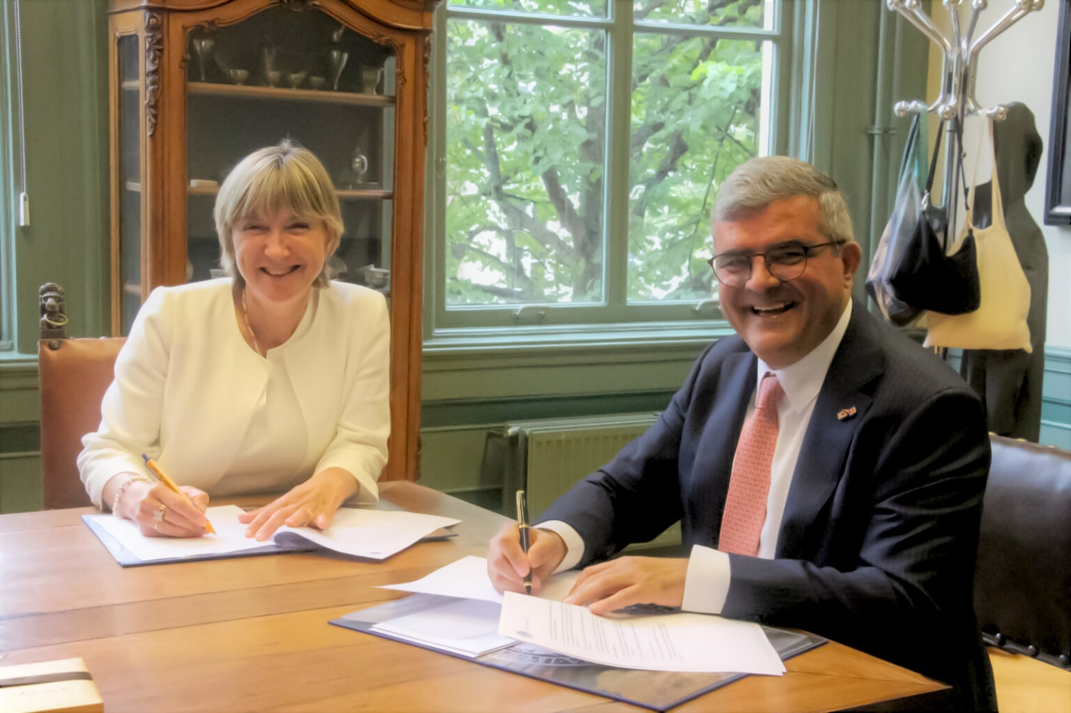 Leiden University Fund – Lutfia Rabbani Foundation Scholarship ...